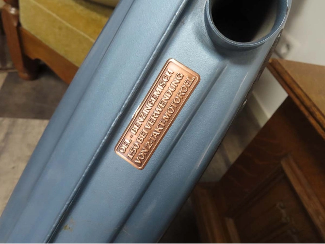 Puch benzine mix metaal sticker koper kleur Duitse versie kopen?
